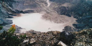 Tangkuban Perahu Crater Tour from Bandung