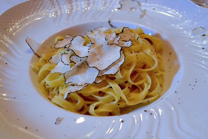 Truffle Hunting Experience with Lunch in San Miniato