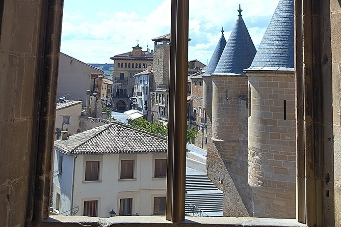 Uncorking Olite: A Private Wine Tour & Royal Castle Experience - Exploring Olite and Its Royal Castle