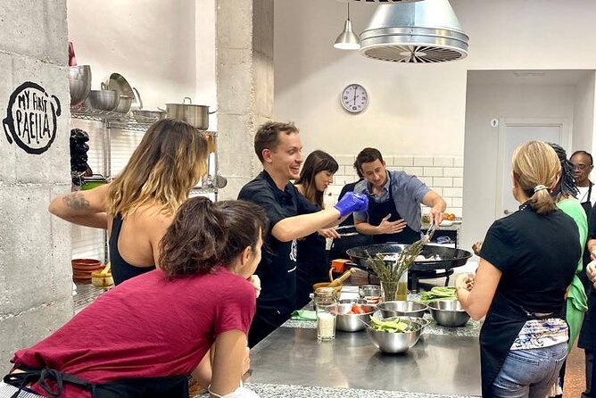 Valencian paella cooking class, tapas and visit to Ruzafa market.