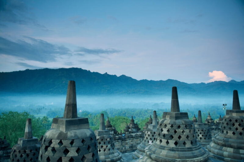 Yogyakarta: Setumbu Sunrise, Borobudur & Prambanan Day Tour - What Travelers Say