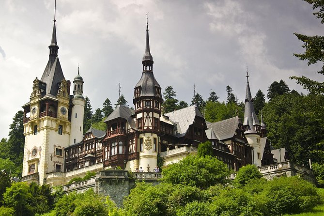 2-Day Small-Group Tour to Dracula's Castle, Rasnov Fortress, Peles Castle, Sighisoara and Libearty Brown Bear Sanctuary with Overnight in Brasov - A Detailed Look at the Experience