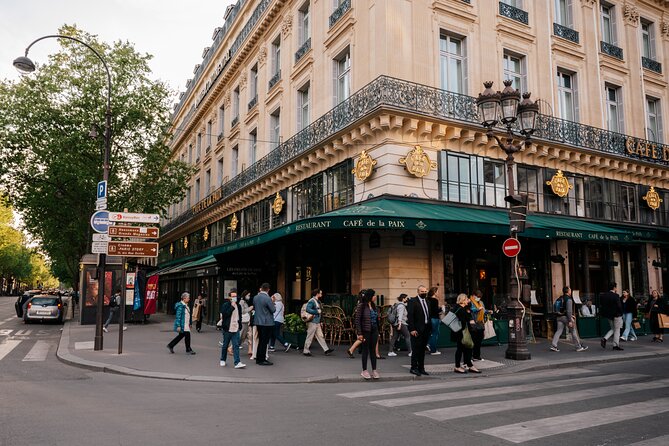 1.5 Hour Private Tour in Paris in a Classic Citroën - The Sum Up