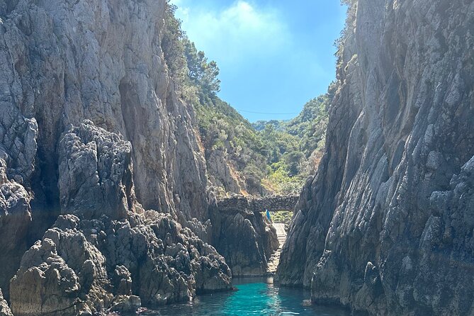 3 hour private boat tour on the island of Capri - Exploring Capri from the Water: An In-Depth Look