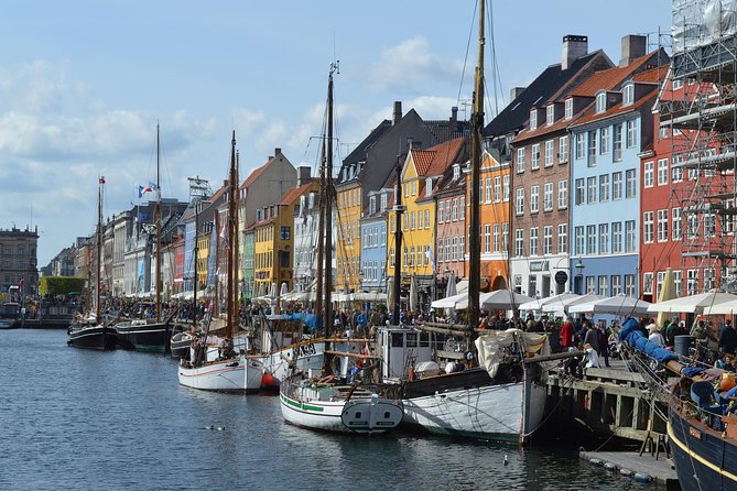 3h walking tour, small group max 10 people Copenhagen - Breaking Down the Itinerary