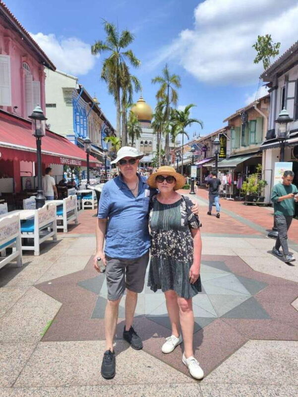 3hrs Singapore Walking Tour: Chinatown-Kampong Glam - Transitioning to Kampong Glam: A Neighborhood of Contrasts