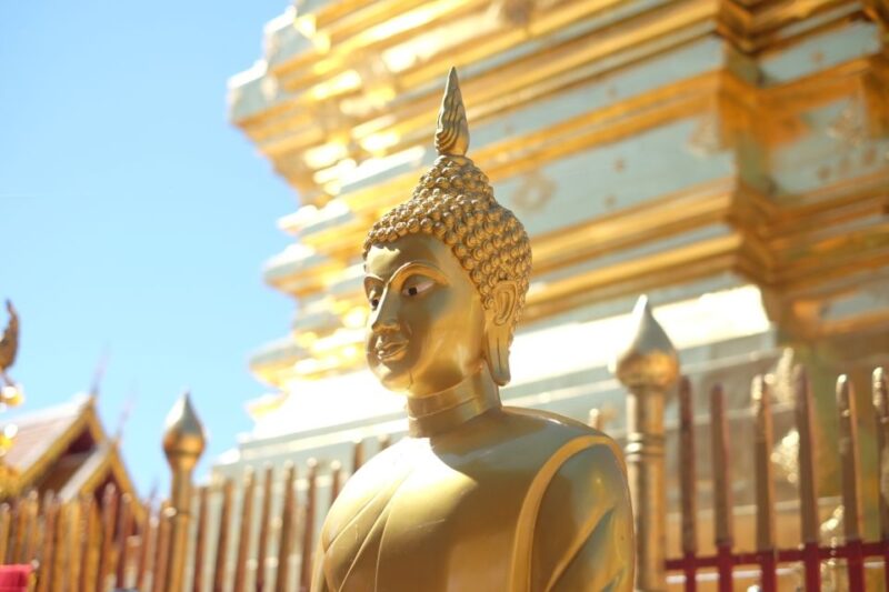 4-Hour Doi Suthep & Hmong Hill Tribe Village from Chiang Mai - Transportation and Group Size