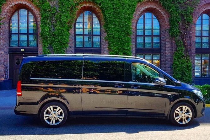 Airport Limousine Transfer: Arlanda Airport to Stockholm City 1-7 Passengers - What Travelers Say
