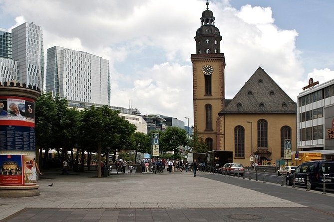 Airport Transfer: Airport FRA to Frankfurt by Luxury Van - FAQ