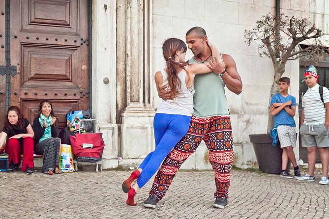 Alfama - The Kaleidoscopic District Private Walking Tour - The Experience: What Travelers Can Expect