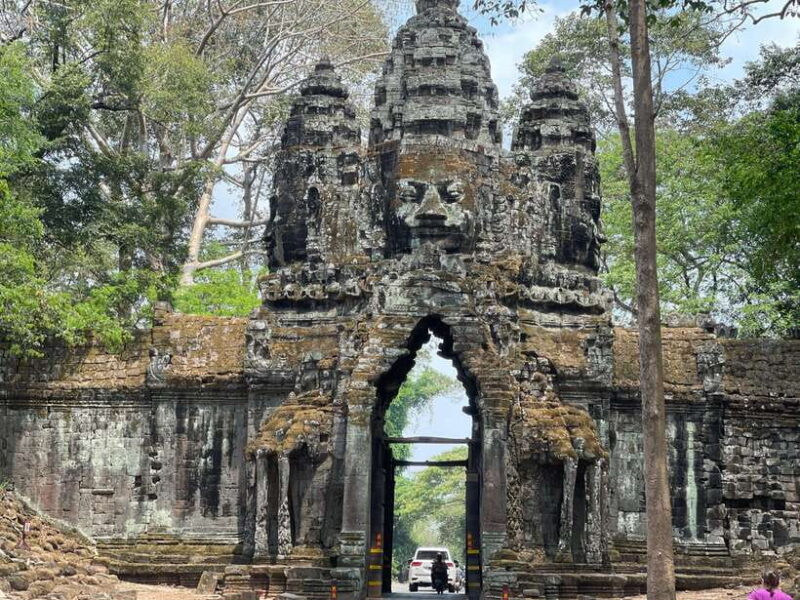 Angkor Wat Sunrise & Tonle Sap Lake Floating Village Tour - Exploring Angkor Wat’s Grandeur