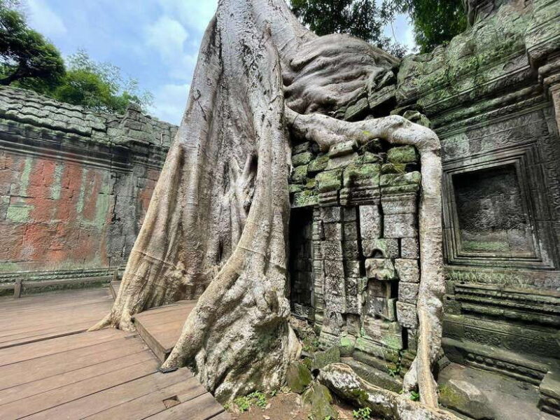 Angkor Wat Temple Full-Day Trip by Tuk-Tuk - Exploring the Temples: A Closer Look