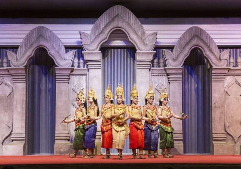 Apsara Traditional Dances & Local Buffet with Tuk-Tuk Ride - What to Expect from the Experience