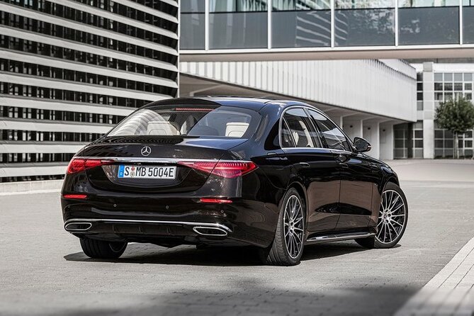 Arrival by Luxury Car from Heathrow Airport LHR to Central London - What’s Included and What’s Not