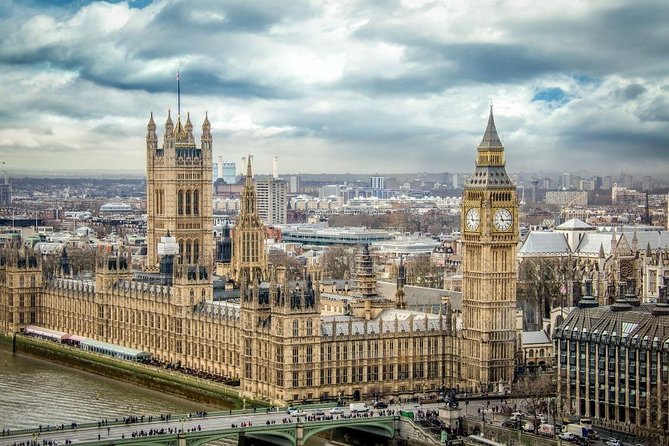 Arrival Transfer: London Airport LHR to London by Business Car - Who Will Love This Service?
