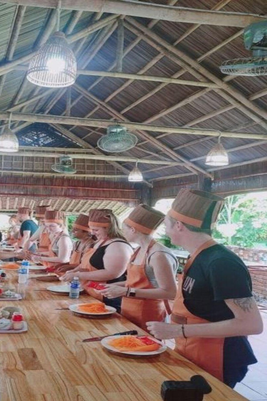 Authentic Cooking Class with Locals in Tra Que Herbs Village - The Setting: Views and Atmosphere