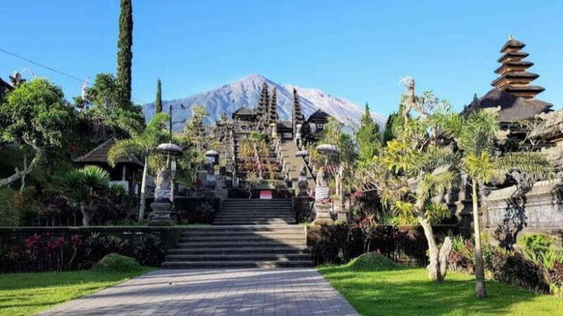 Bali: Besakih temple, Tukad Cepung waterfall, Penglipuran - The Practicalities and What to Keep in Mind