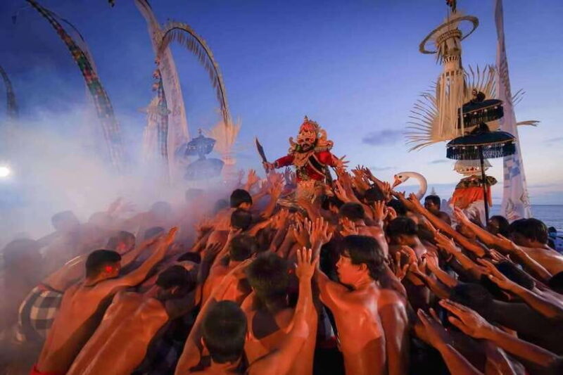 Bali: Tanah Lot Temple Sunset Kecak & Fire Dance Show Ticket - The Experience: What the Show Offers
