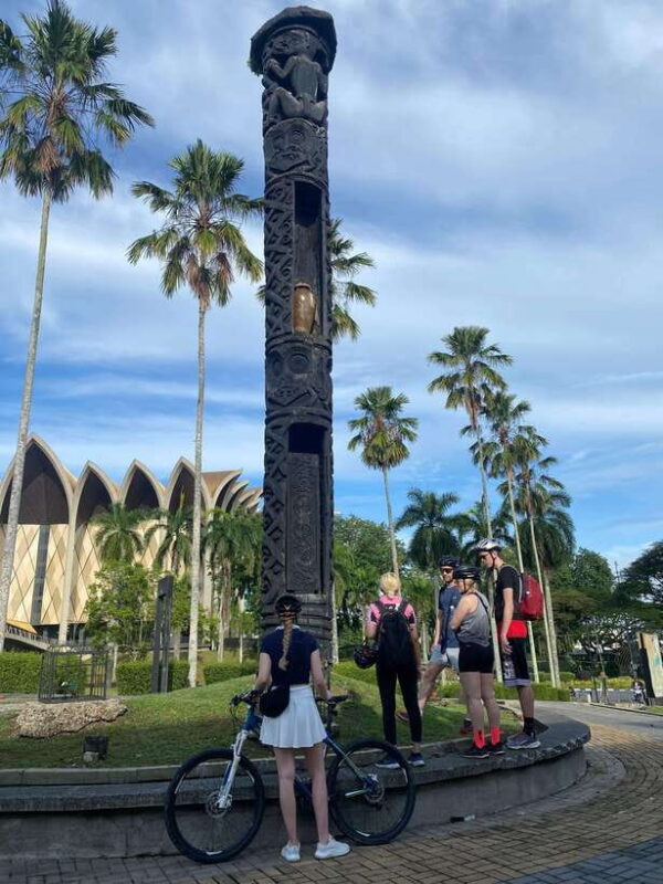 Best of Kuching: Heritage & Kampong Bike Tour - Exploring the Heritage and Hidden Gems