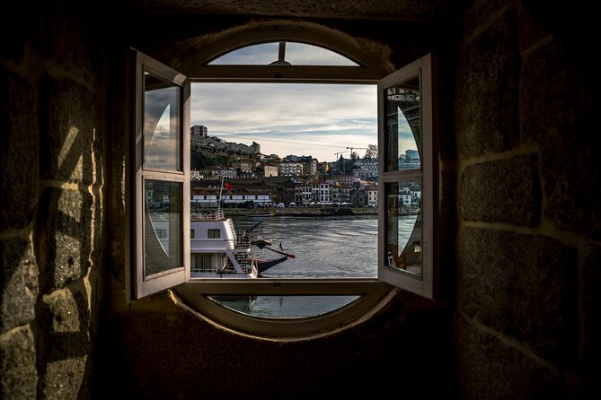 Beyond the Barrel: From Decadent to Down-home in the Heart of Porto - What Sets This Tour Apart