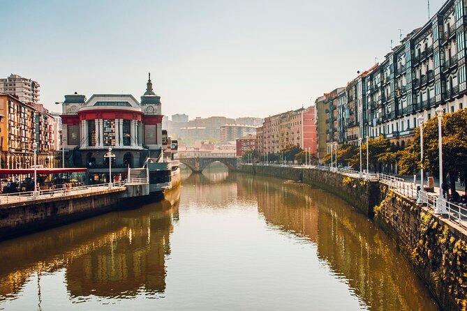 Bilbao & Guggenheim Museum Private Walking Tour with guide - The Experience in Detail