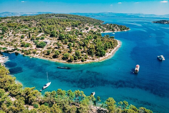 Blue Lagoon, Shipwreck & Maslinica from Split with LUNCH & DRINKS - Itinerary Breakdown and What to Expect