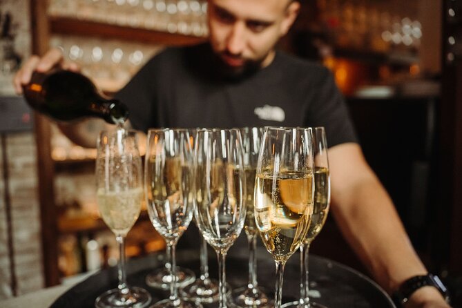 Bohemian Barcelona Neighborhood Evening Tapas & Wine Tour - What Makes This Tour Stand Out