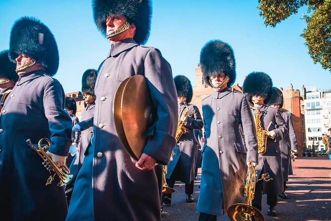British Royalty walking tour including The Changing Of The Guard! - Authenticity and Value