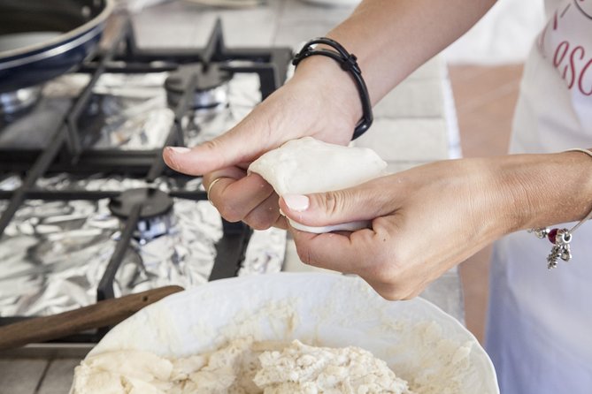 Cesarine: Small group Pizza and Tiramisu Class in Positano - What Makes This Experience Stand Out?