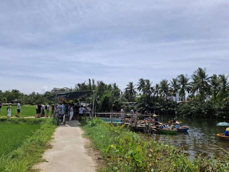 Coconut boat rowing in Thanh Dong village - What to Expect & Practical Tips