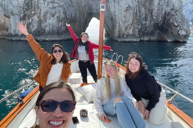 Complete Private Guided Two Hour Tour of the Coast of Capri - What Travelers Say