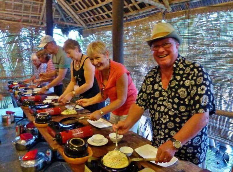 Da Nang/Hoi An: Coconut boat and cooking fun in Hoi An - Market Visit with a Local Chef