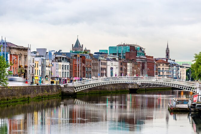 Dublin Old Town: Famous Pubs Exploration Game and Tour - The Practicalities: Price, Duration, and Group Size