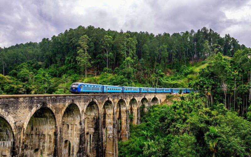 Ella: Private Tour with Ella Rock, Nine Arches Bridge & More - Detailed Breakdown of the Itinerary