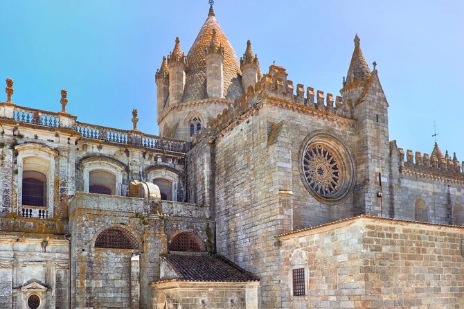 Évora Private Tour - Cork Factory Visit Included - Strolling Through Évora’s UNESCO World Heritage Site