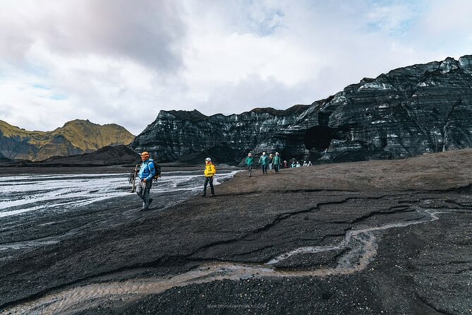 FastTrack Ice Cave Tour - The Experience of the Terrain and Environment