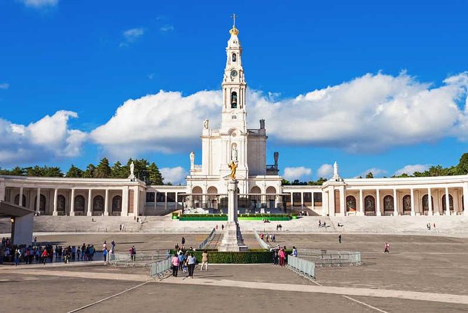 Fátima - Full Day Private Guided Tour from Lisbon by minivan - The Sum Up