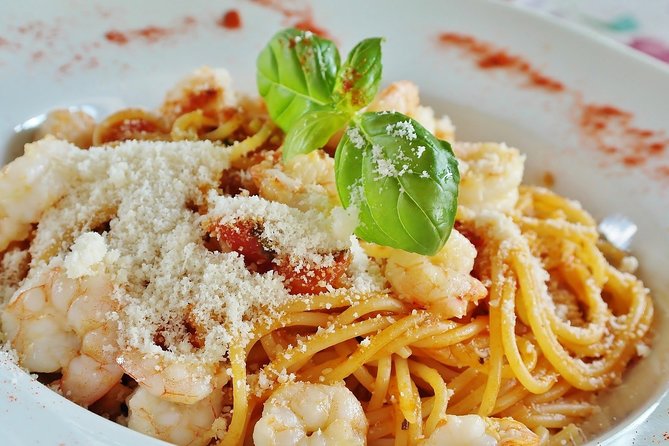 Food stroll & tasting in Milan city centre - The Sparkling Franciacorta Experience