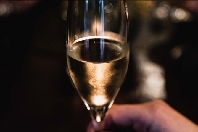 French Wine and Champagne Tasting in Paris - The Educational Element
