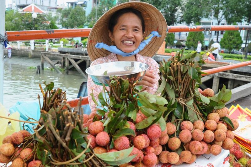 From HCM: Mekong Delta & Cai Rang Floating Market 2-Day Tour - Transportation & Group Size
