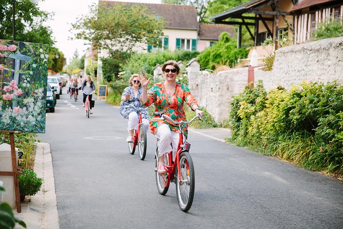 From Paris: Monet Gardens & Giverny Bike Tour with Picnic Stop - The Experience from the Guides and Fellow Travelers