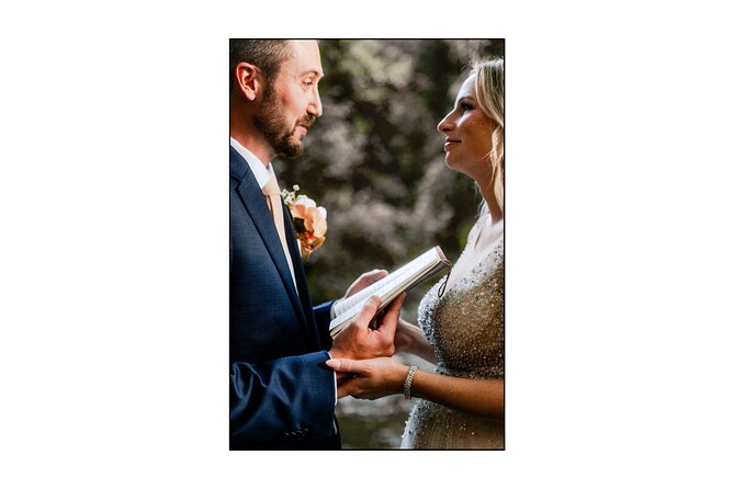 Full Day Private Iceland Elopement Photographer - Real Couples’ Experiences