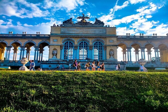 Fun & mobile scavenger hunt through the Schönbrunn Palace Park - Who Should Consider This?