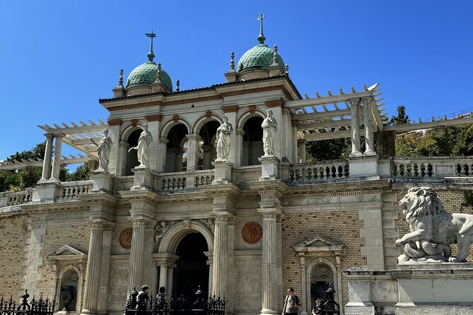Gems of the Budapest Castle District Walking Tour - Practical Tips and Considerations