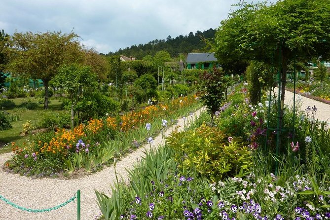 Giverny with small group - A Deep Dive into the Giverny Experience