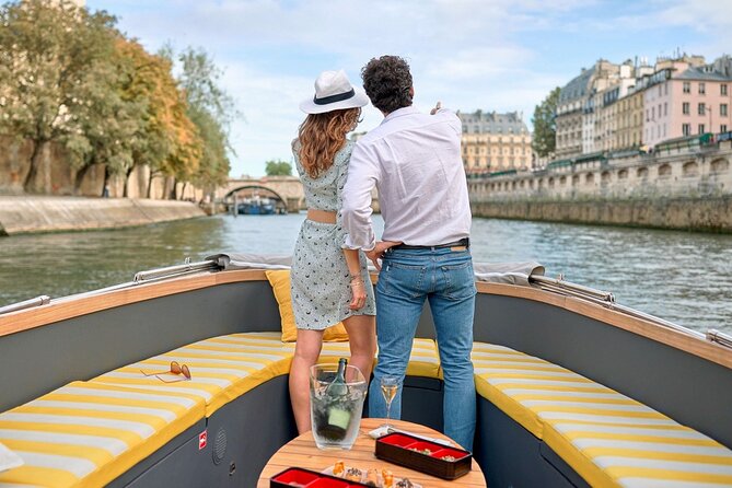 Guided Luxury River Cruise & Walking Tour of Paris' Monuments - Who Should Book This?