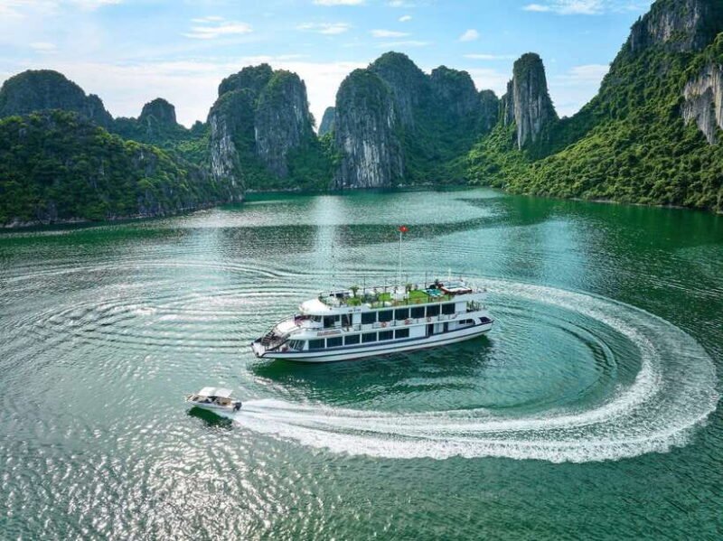 Ha Long Tour on 5-Star Cruise (Route 2: Big-Small Group Bus) - What to Expect: A detailed itinerary breakdown