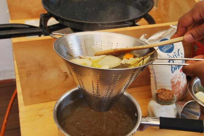 Hands-on Fideua or Paella Class in Barcelona in a Local's Home - What to Expect from the Experience