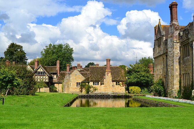 Hever Castle Escape Private Day Trip from London - The Guided Tour: Depth and Detail