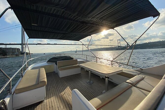 Istanbul Bosphorus Sunset Cruise on a Luxurious Yacht - An In-Depth Look at the Bosphorus Sunset Experience